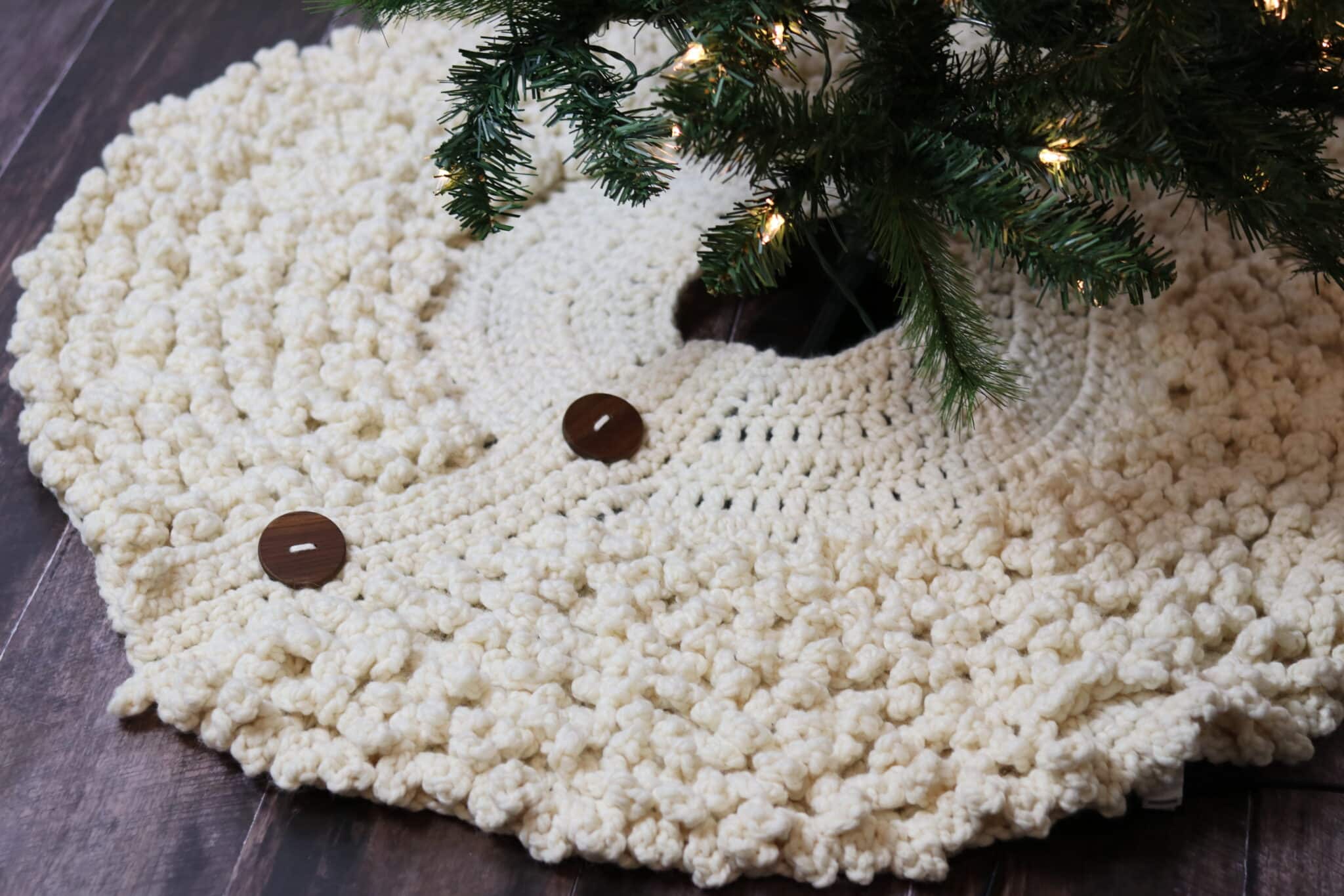 Cozy Christmas Tree Skirt Crochet Pattern | Rich Textures Crochet
