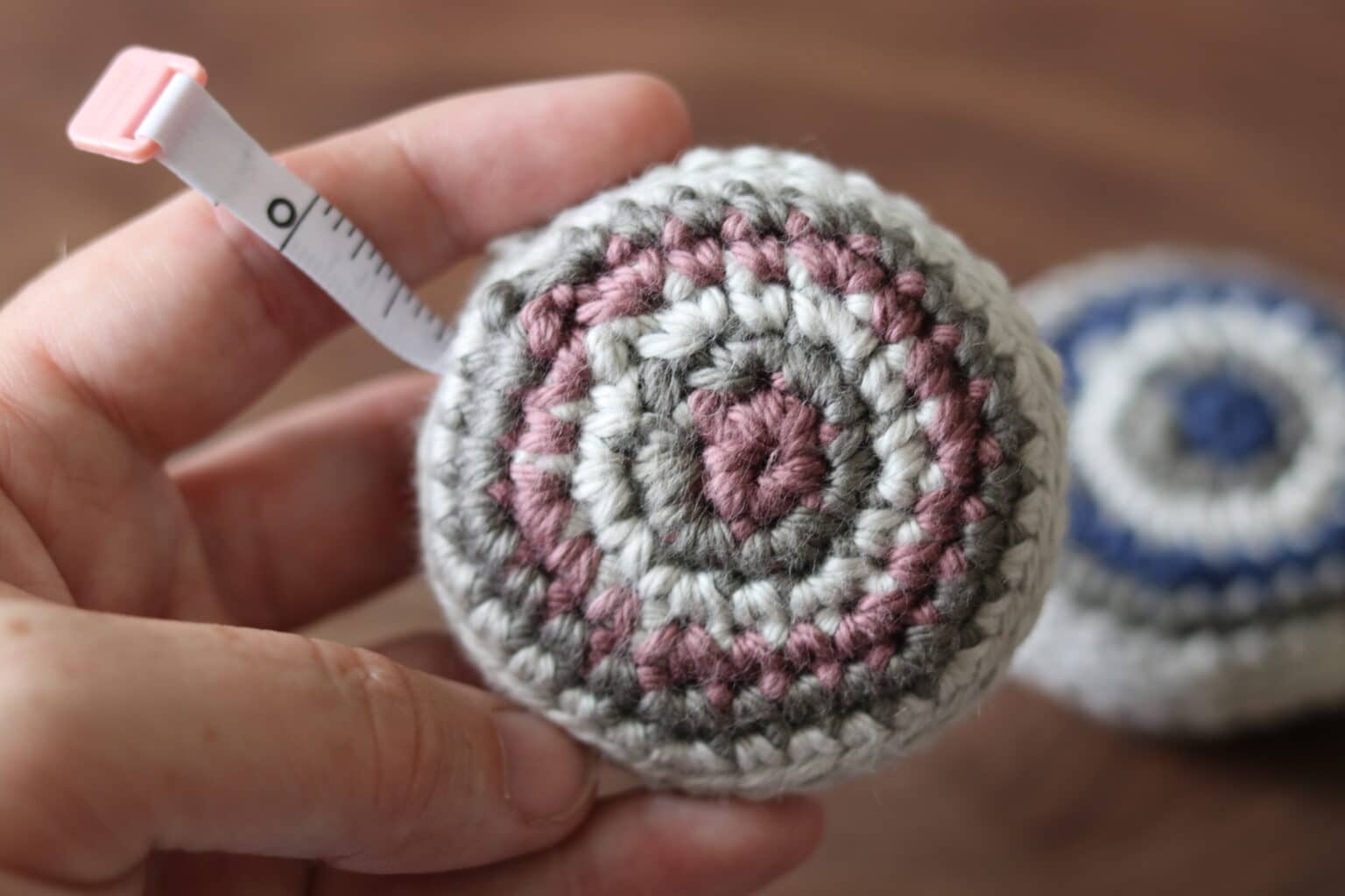 Retro Measuring Tape Cover Crochet Pattern | Rich Textures Crochet