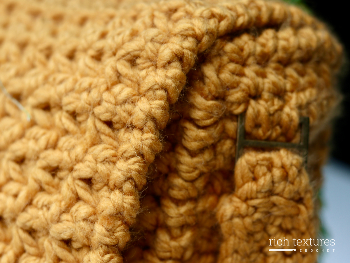 Crossbody Messenger Bag Crochet Pattern | Rich Textures Crochet