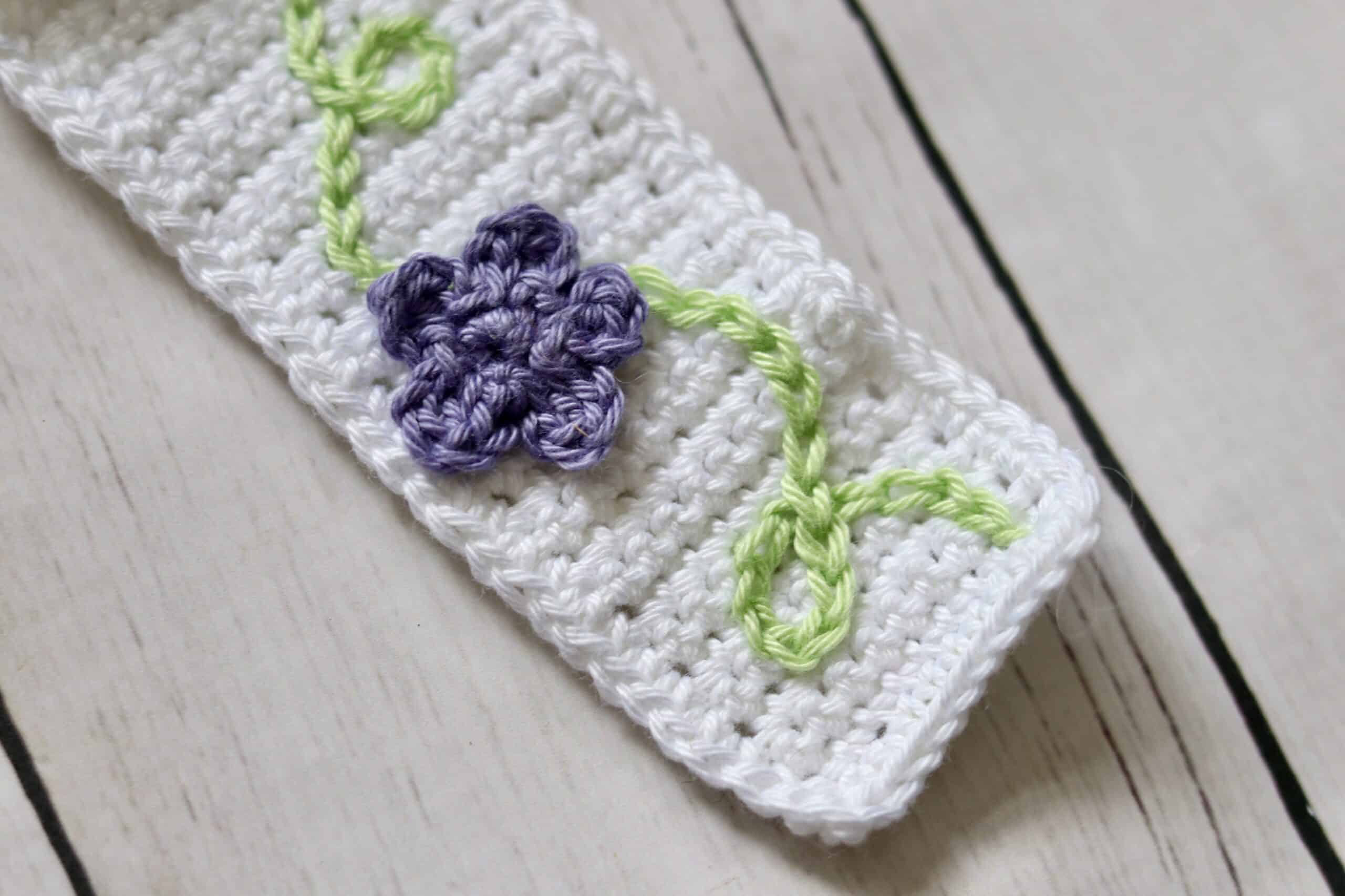 Garden Fence Bookmark Crochet Pattern | Rich Textures Crochet